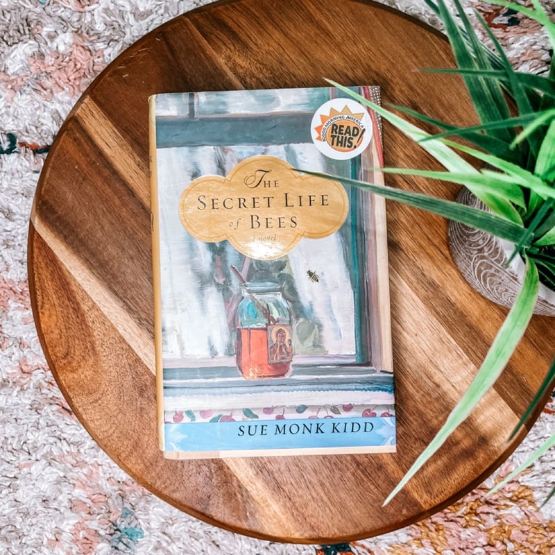 The Secret Life of Bees by Sue Monk Kidd, Hardcover | Pangobooks