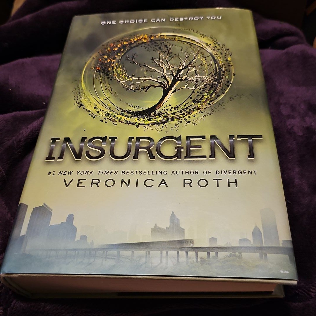 Insurgent by Veronica Roth, Hardcover | Pangobooks