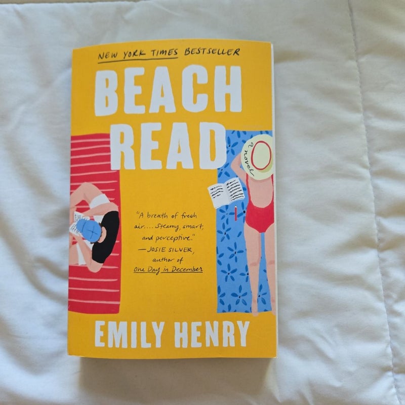 Beach Read by Emily Henry, Paperback | Pangobooks