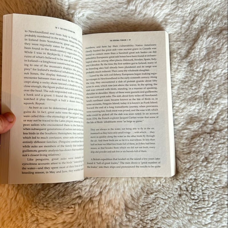 The Sixth Extinction (10th Anniversary Edition) by Elizabeth Kolbert