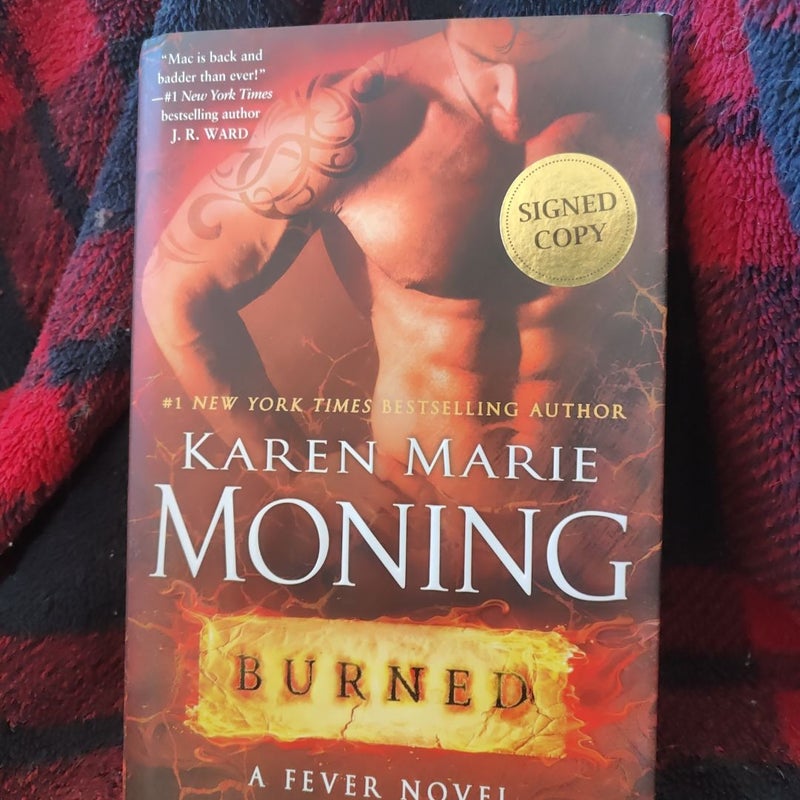 Burned signed by Karen marie moning, Hardcover | Pangobooks