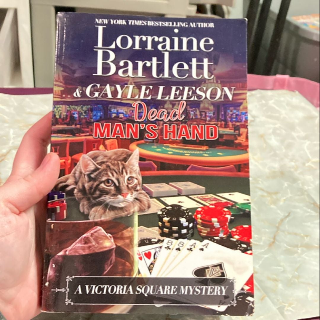 Dead Man's Hand by Lorraine Bartlett, Gayle Leeson