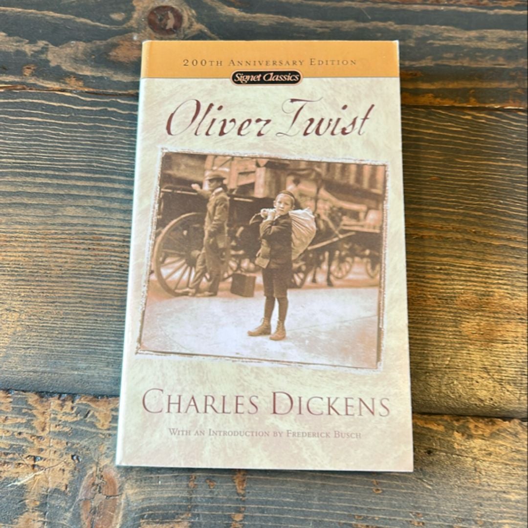 Oliver Twist by Charles. Dickens, Paperback | Pangobooks