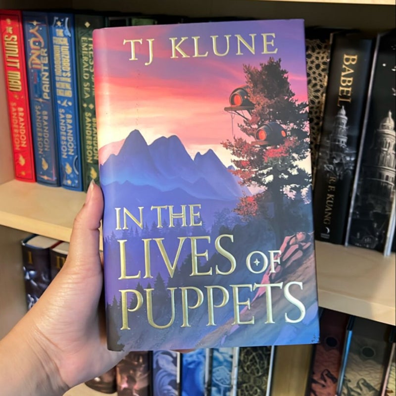 In the Lives of Puppets (Fairyloot) by T. J. Klune, Hardcover | Pangobooks
