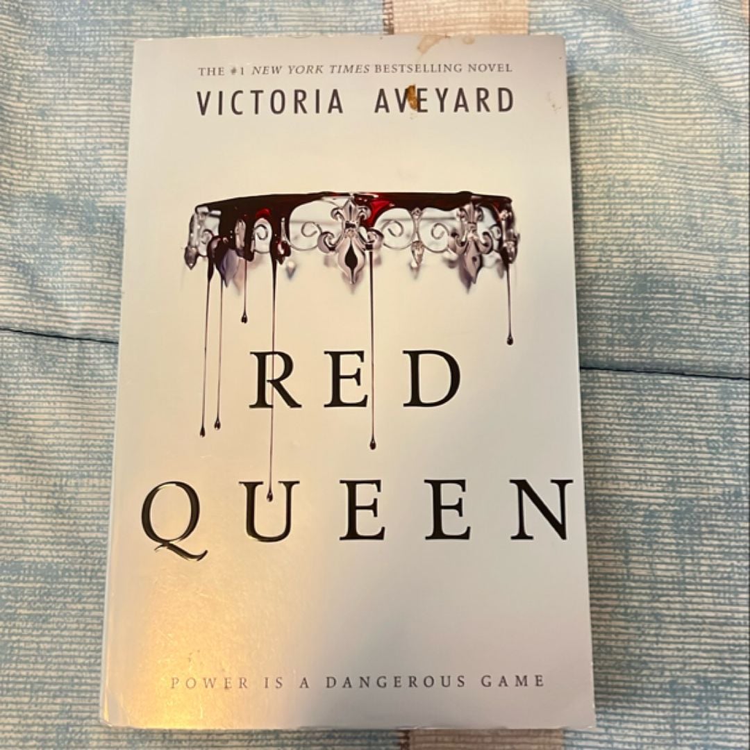 Red Queen by Victoria Aveyard, Paperback | Pangobooks