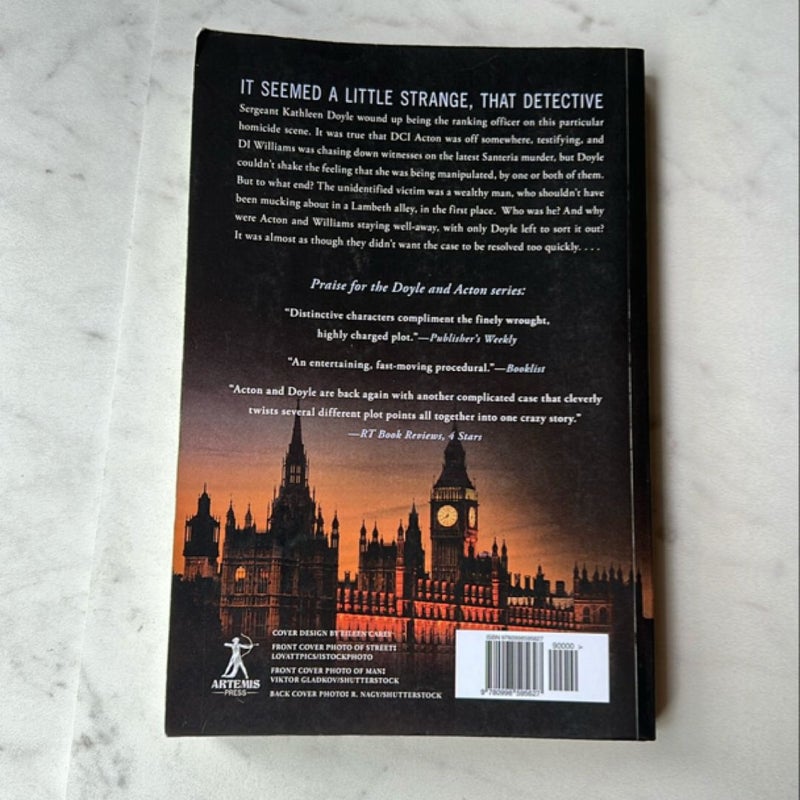Murder in Shadow by Anne Cleeland, Paperback | Pangobooks