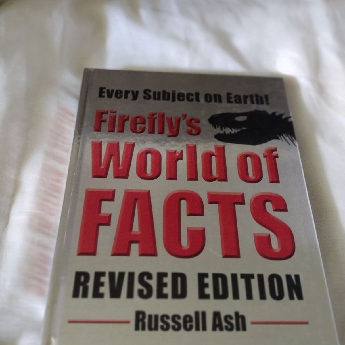 Firefly's World of Facts by Russell Ash