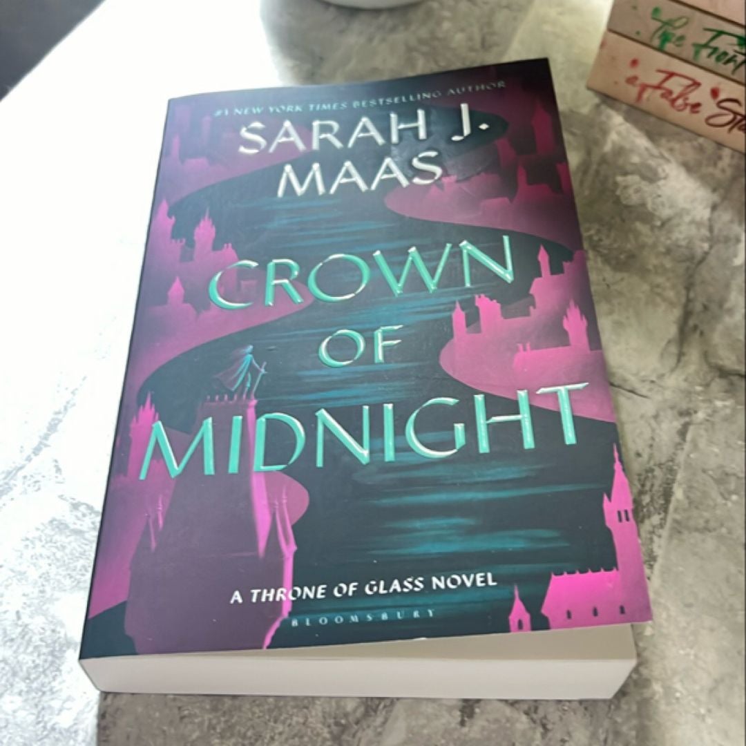 Crown of Midnight by Sarah J. Maas, Paperback | Pangobooks