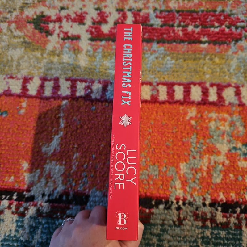The Christmas Fix by Lucy Score, Paperback | Pangobooks
