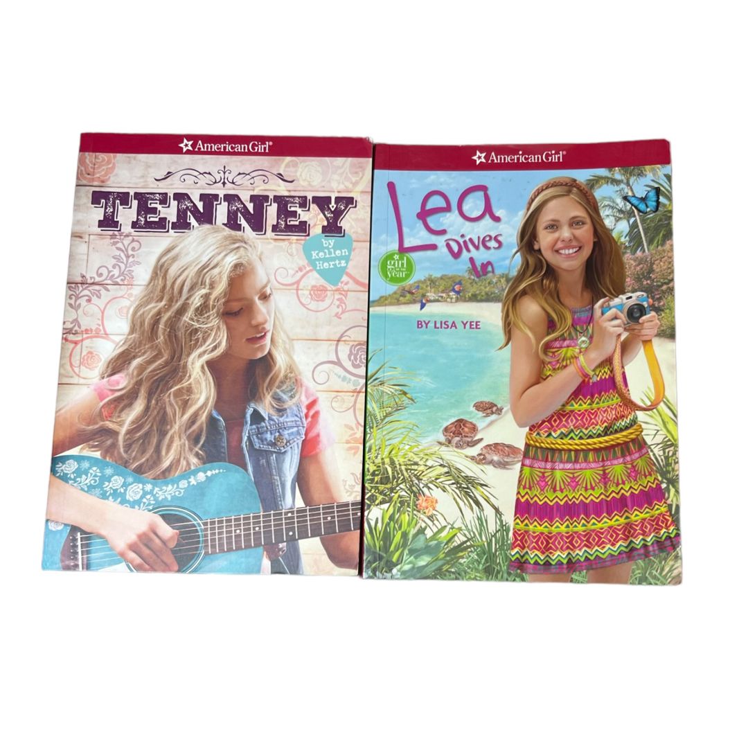 Lea Dives In by Lisa Yee, Sarah Davis