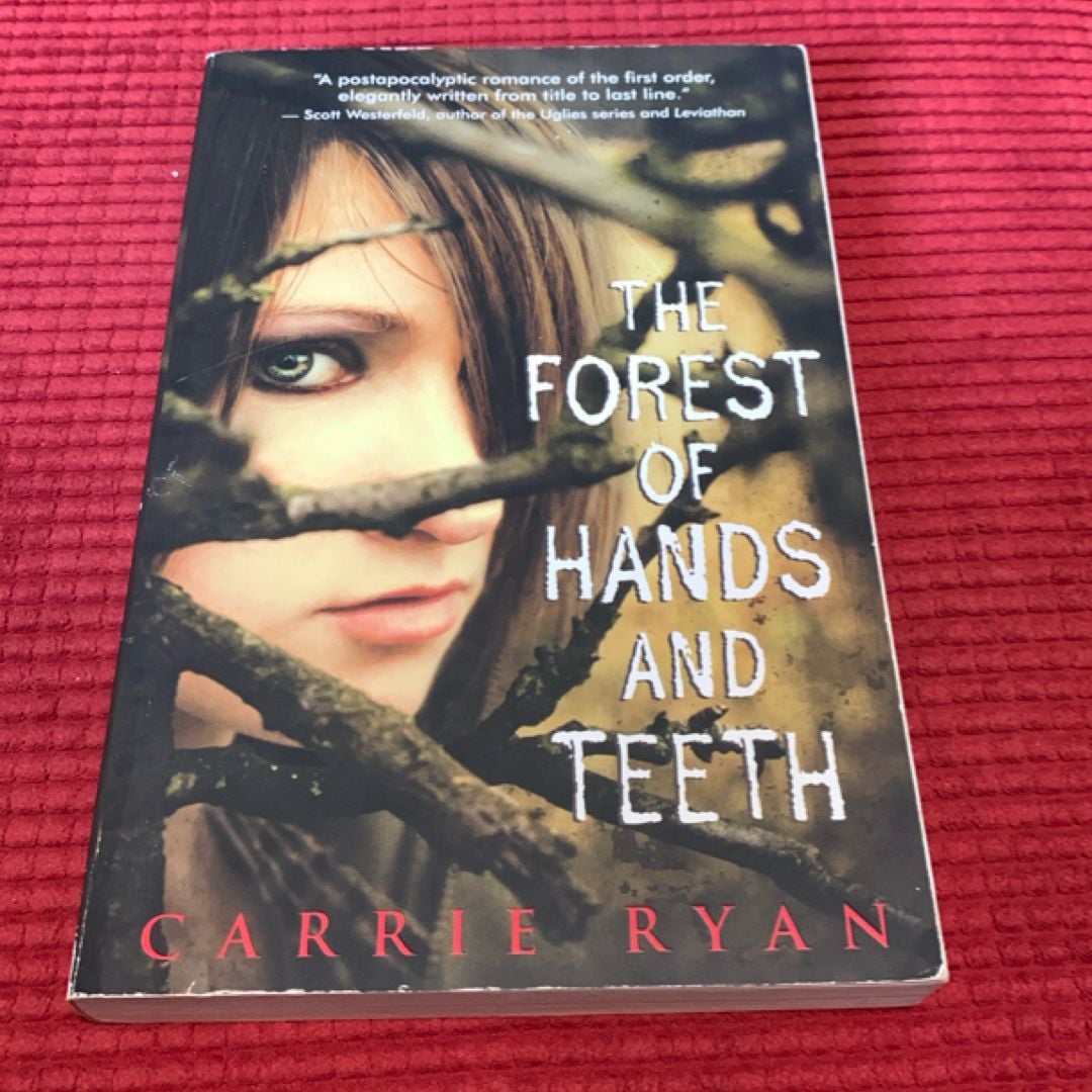 The Forest of Hands and Teeth by Carrie Ryan, Paperback | Pangobooks