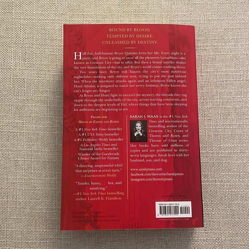 House of Earth and Blood by Sarah J. Maas, Paperback | Pangobooks