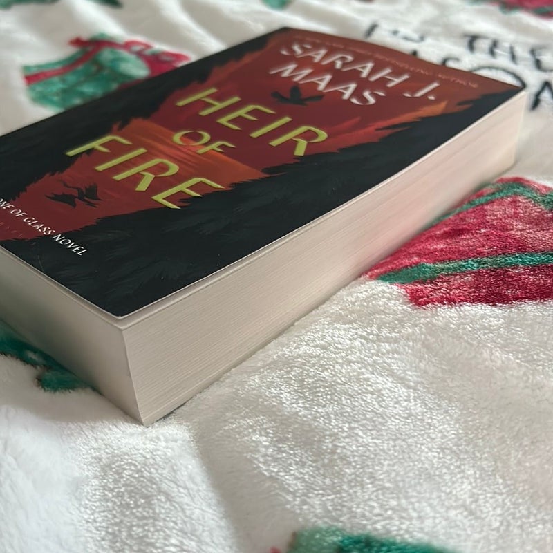 Heir of Fire by Sarah J. Maas, Paperback | Pangobooks