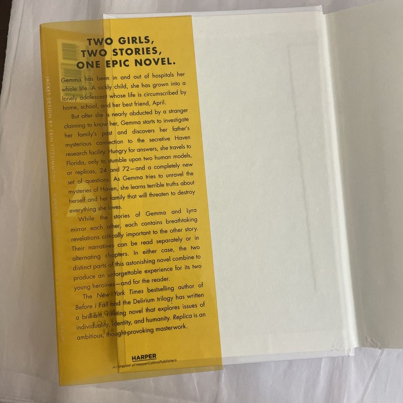 Replica by Lauren Oliver, Hardcover | Pangobooks