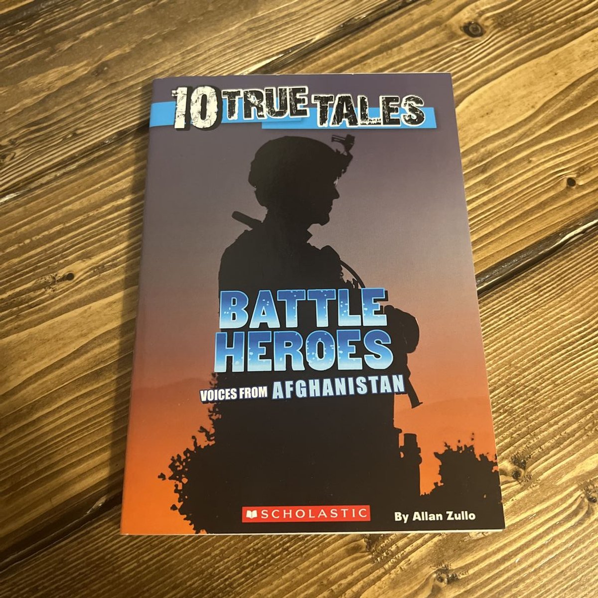 Battle Heroes by Allan Zullo, Paperback | Pangobooks
