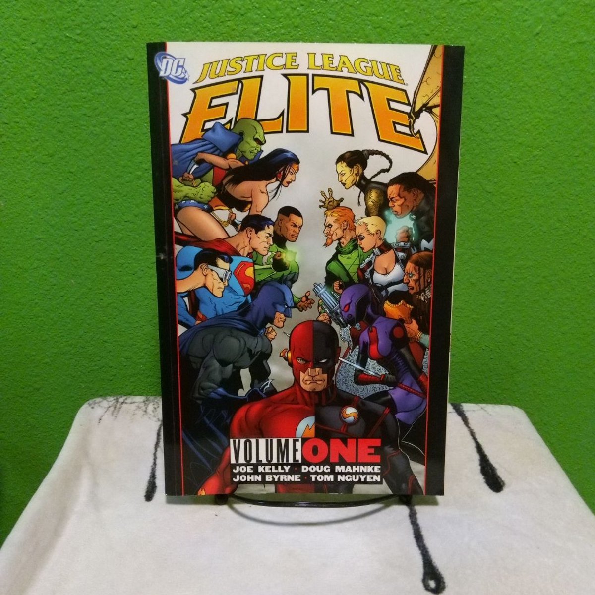 Justice League Elite by Joe Kelly, Wayne Faucher, Doug Mahnke, John ...