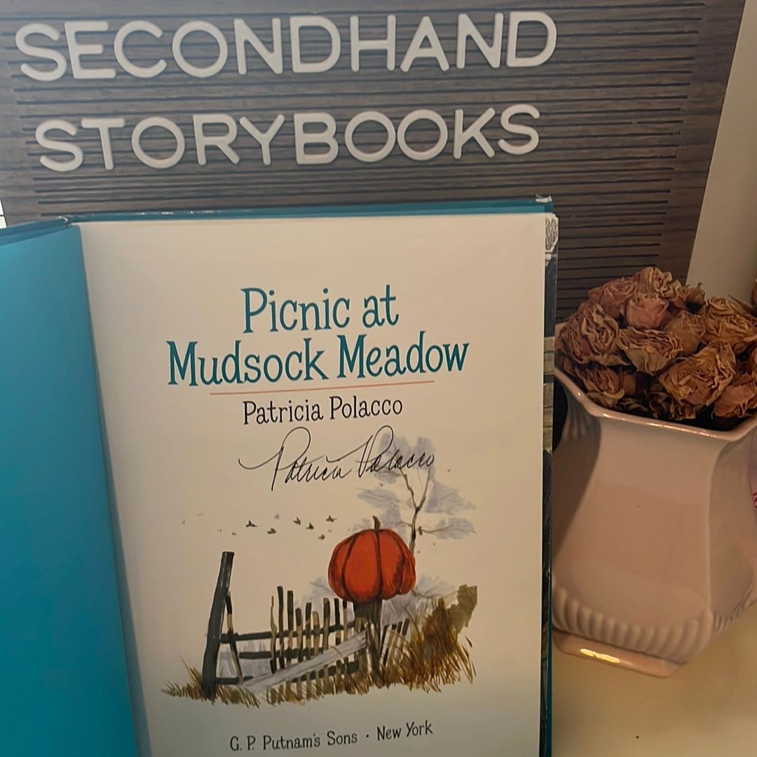 Picnic At Mudsock Meadow by Patricia Polacco, Hardcover | Pangobooks