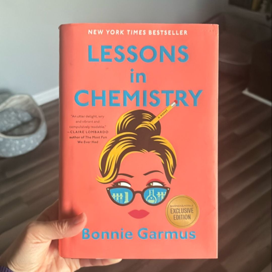Lessons in Chemistry by Bonnie Garmus, Hardcover | Pangobooks