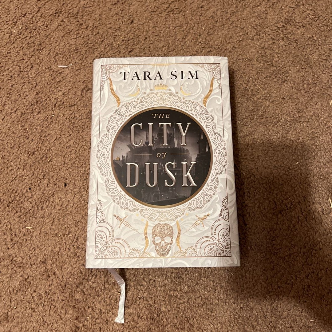 The City of Dusk by Tara Sim, Hardcover | Pangobooks