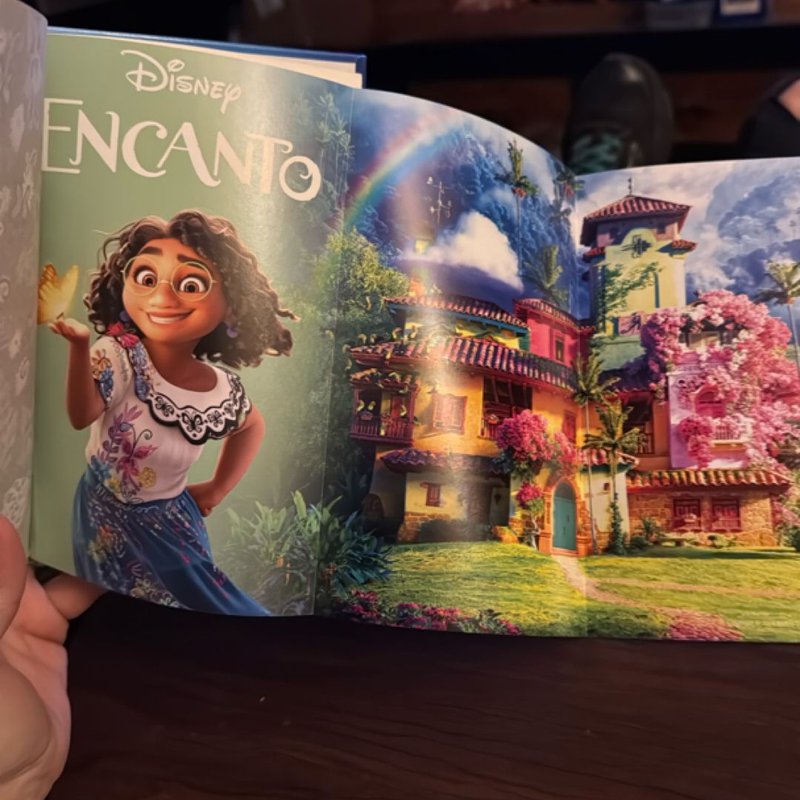 Disney Encanto: the Deluxe Junior Novelization (Disney Encanto) by ...