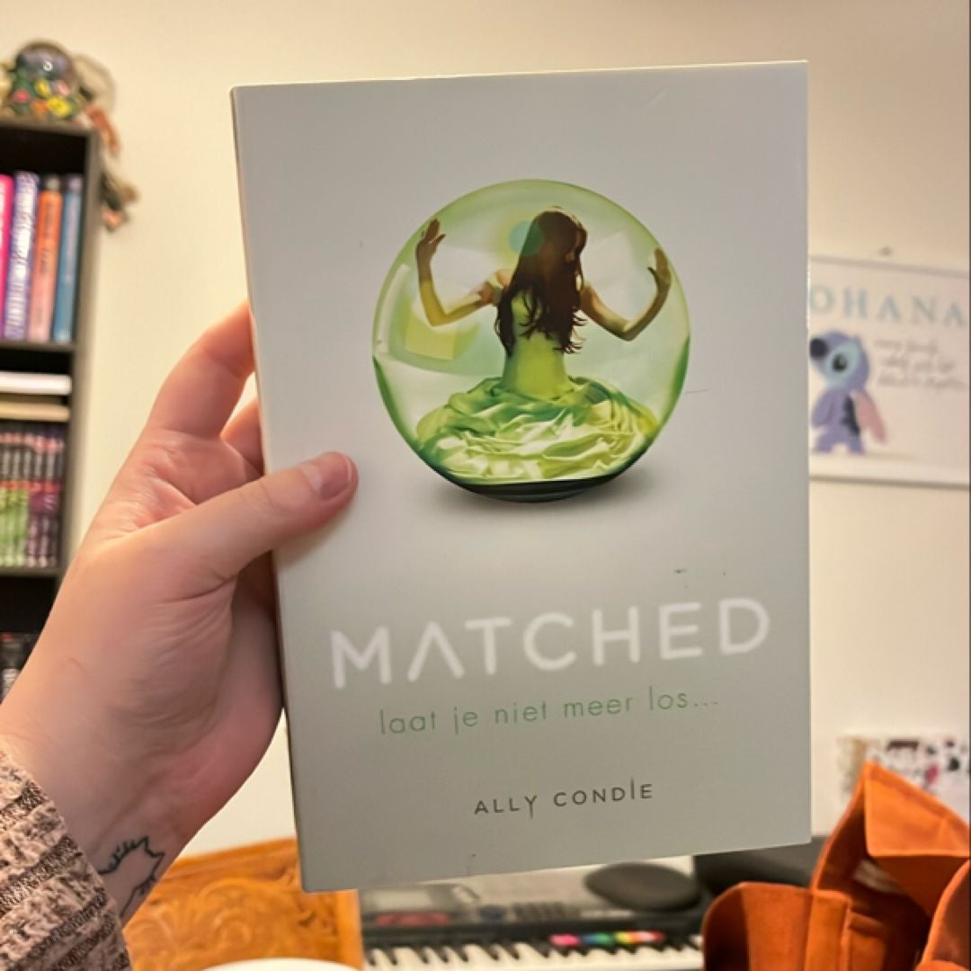 Matched by Ally Condie, Paperback | Pangobooks