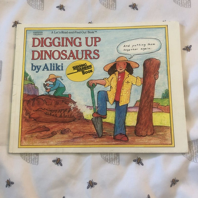 Digging up Dinosaurs by Aliki (Illustrator), Paperback | Pangobooks