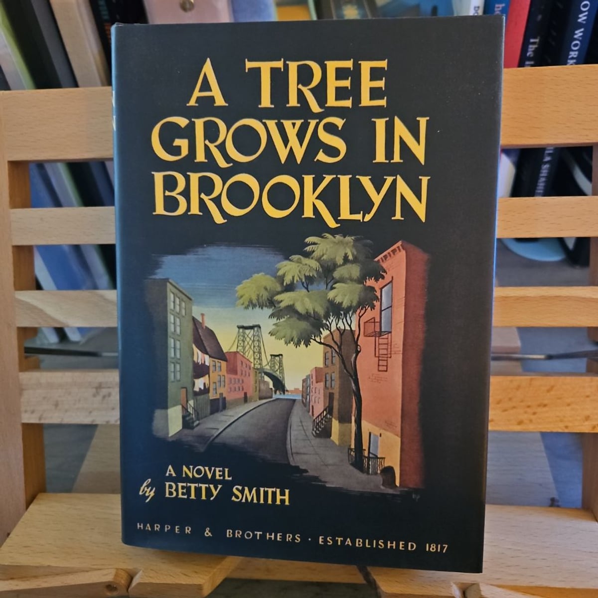 A tree grows in Brooklyn by Betty Smith, Hardcover | Pangobooks