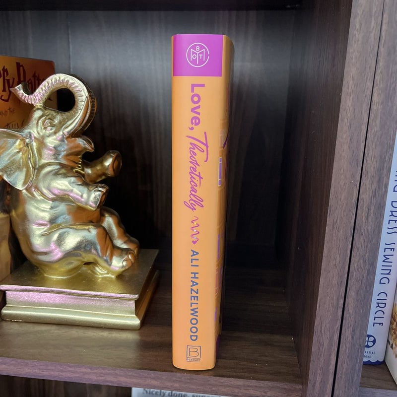 Love, Theoretically by Ali Hazelwood, Hardcover | Pangobooks