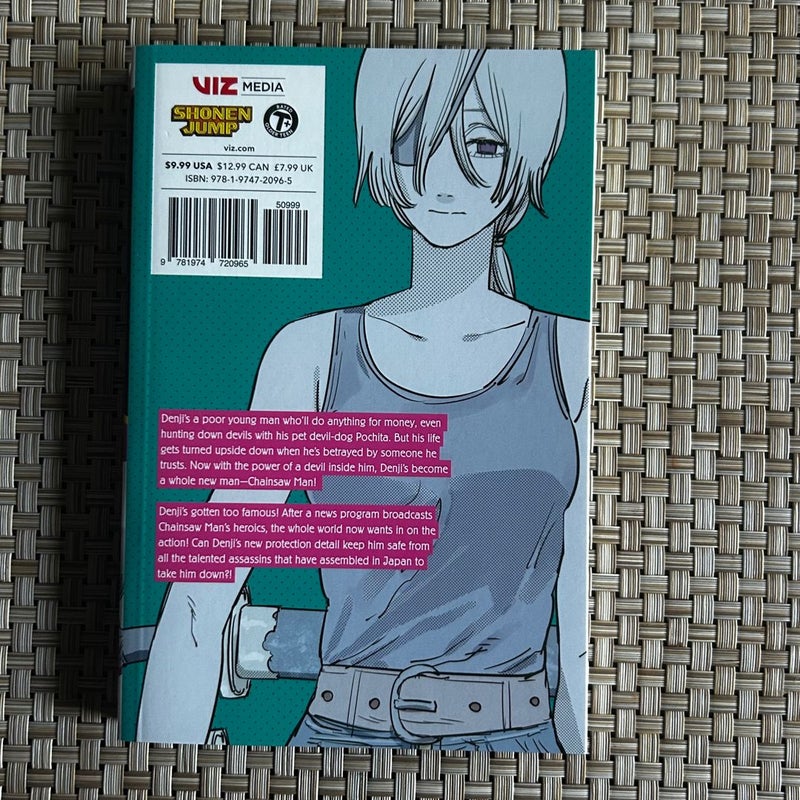 Chainsaw Man, Vol. 7 by Tatsuki Fujimoto