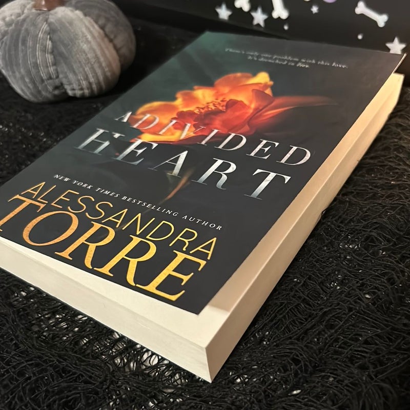 A Divided Heart by Alessandra Torre, Paperback | Pangobooks