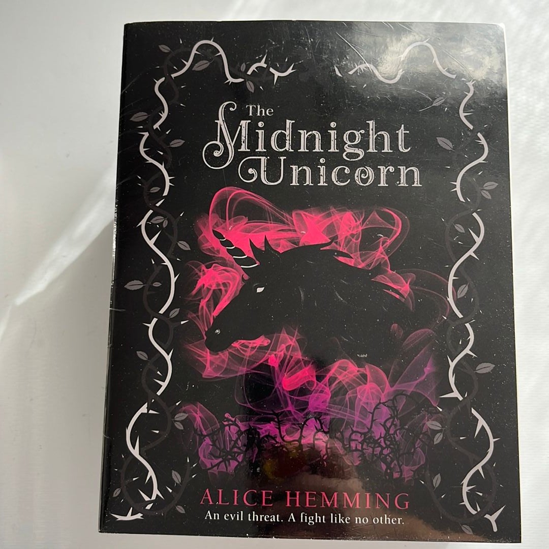 The Midnight Unicorn set by Alice Hemming, Paperback | Pangobooks