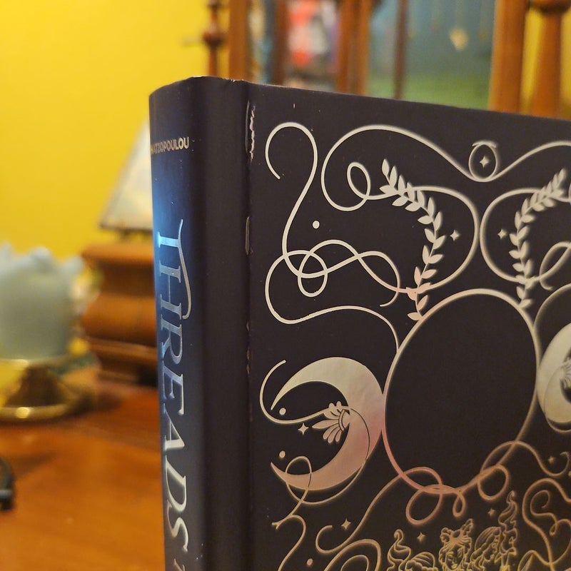 Threads That Bind by Kika Hatzopoulou, Hardcover | Pangobooks