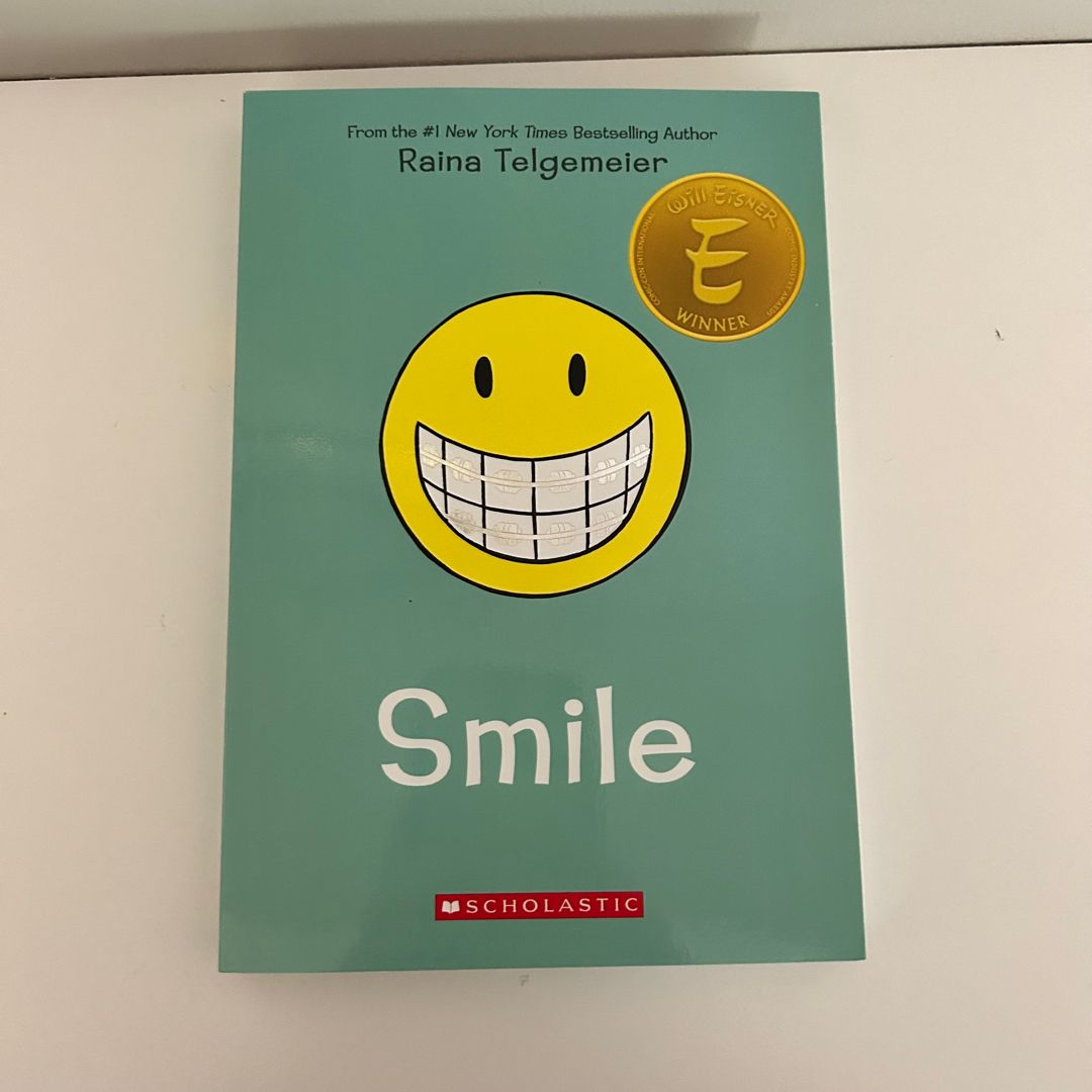Smile by Raina Telgemeier, Paperback | Pangobooks
