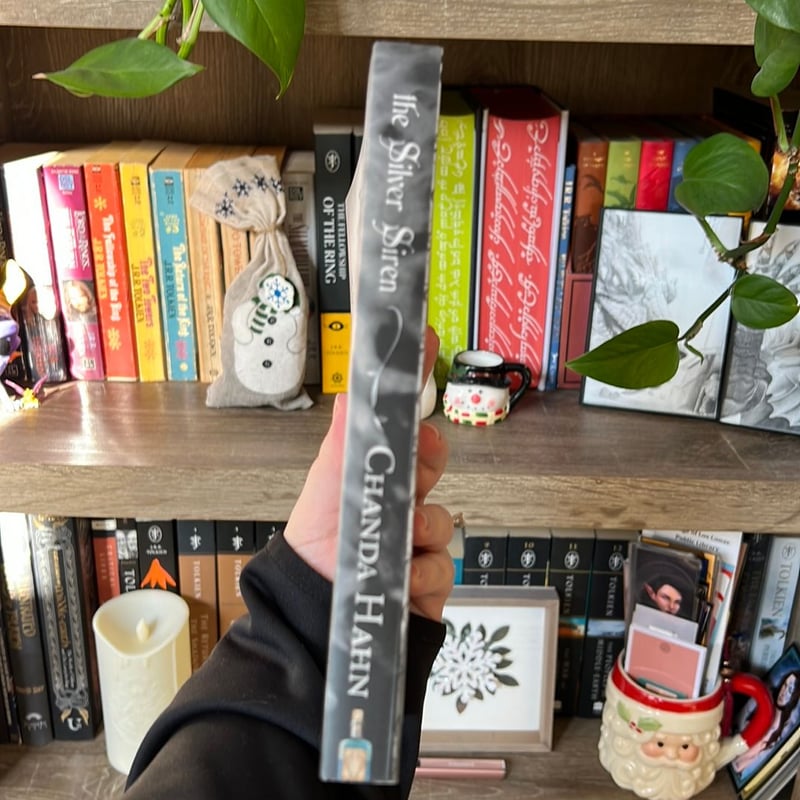 The Silver siren by Chanda Hahn, Paperback | Pangobooks