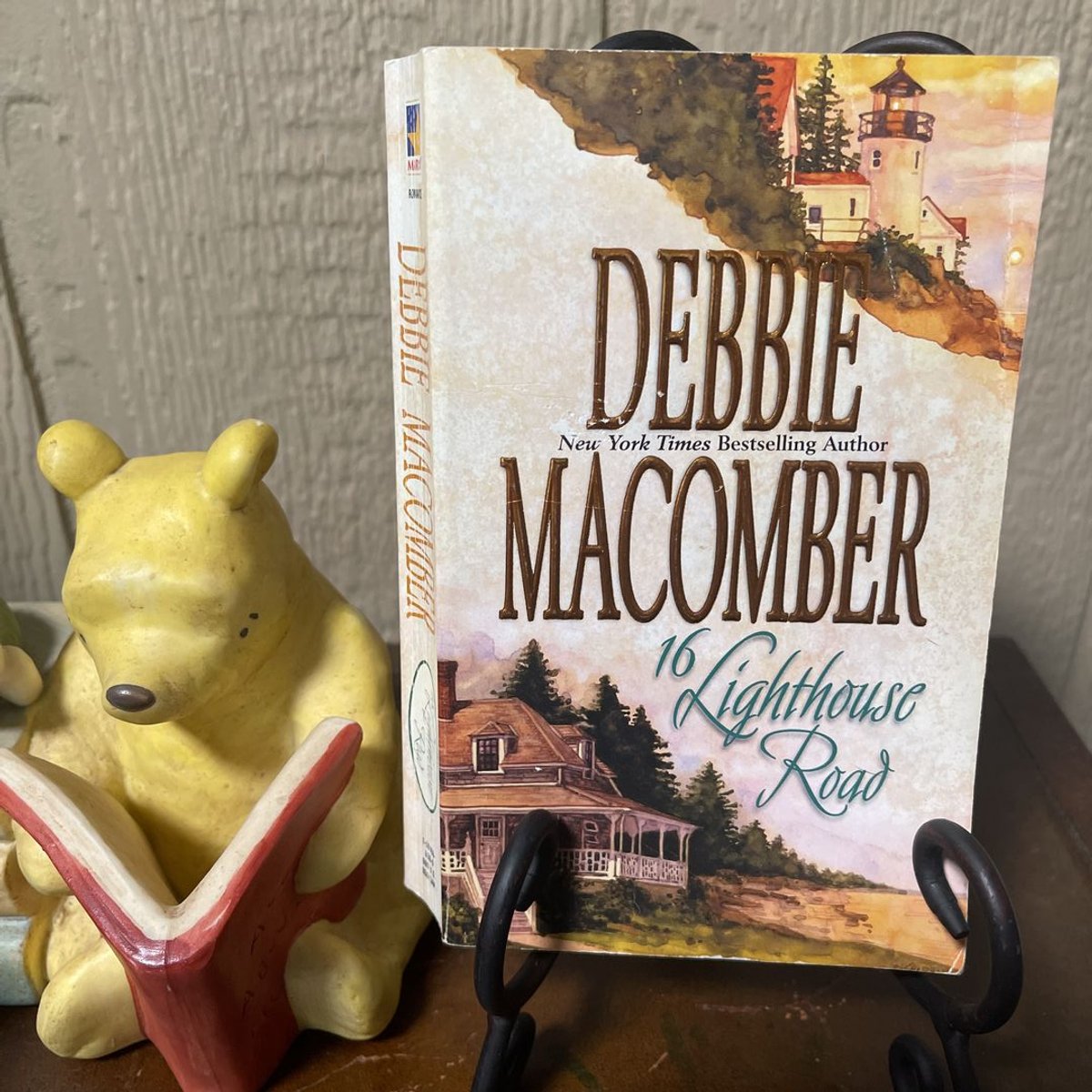16 Lighthouse Road by Debbie Macomber