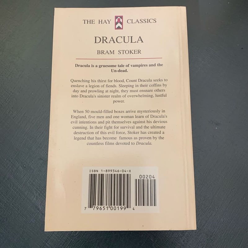 Dracula by Bram Stoker , Paperback | Pangobooks