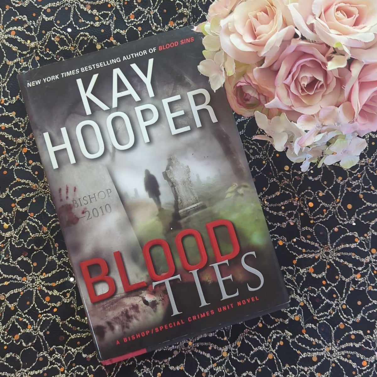 Blood Ties by Kay Hooper