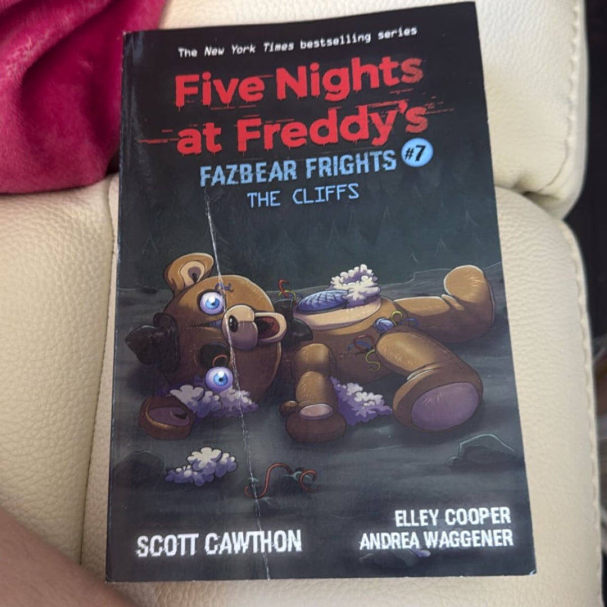 Five Nights at Freddy’s Fazbear Frights #7 The Cliffs by Scott Cawthon ...