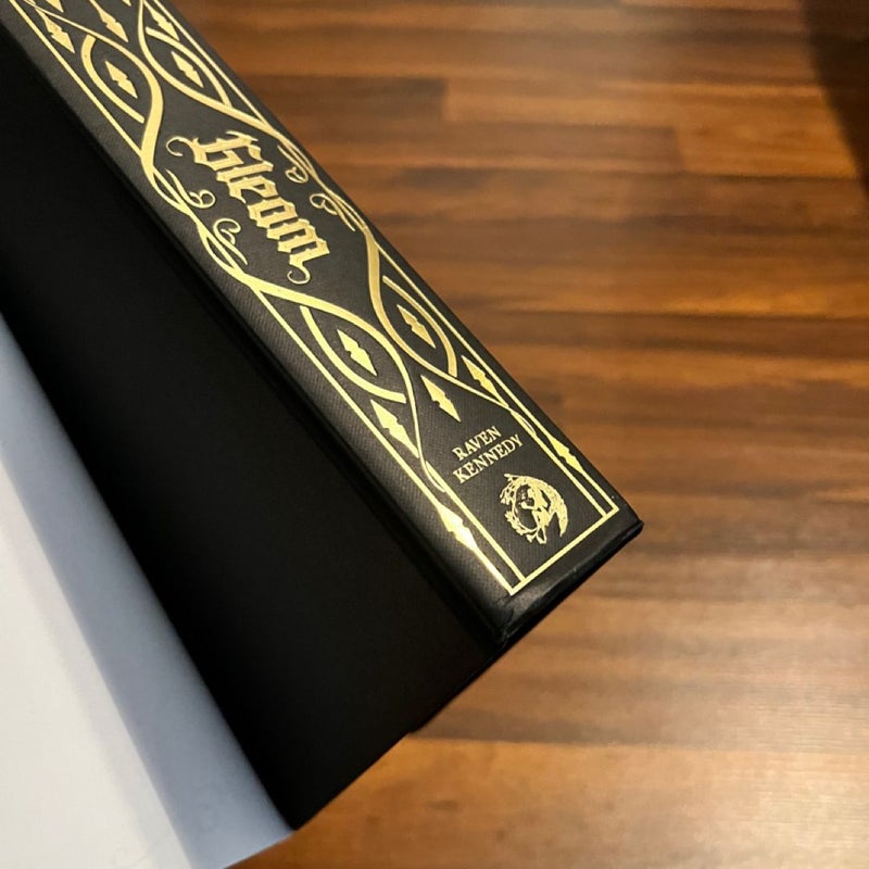 Glint & Gleam - Fairyloot Editions by Raven Kennedy, Hardcover | Pangobooks