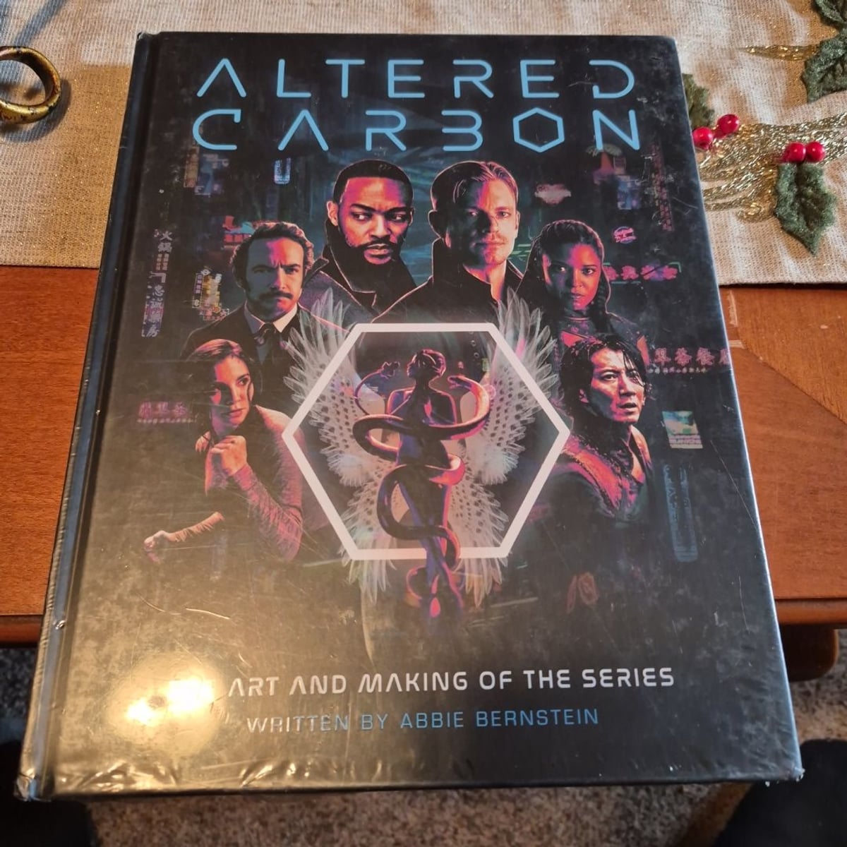 Altered Carbon : the Art and Making of the Series by Abbie Bernstein