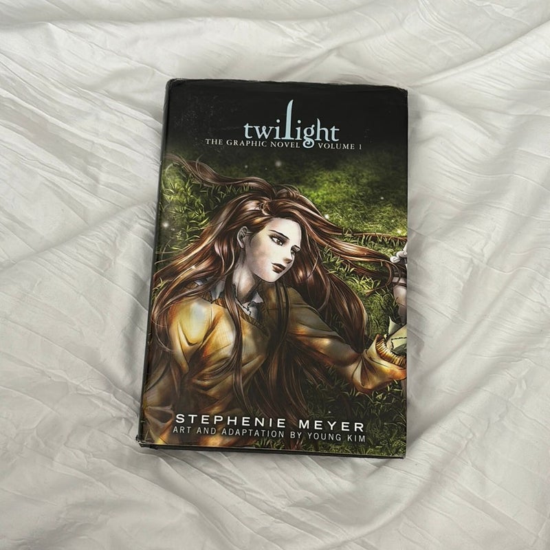 Twilight: the Graphic Novel, Vol. 1 by Stephenie Meyer, Hardcover ...