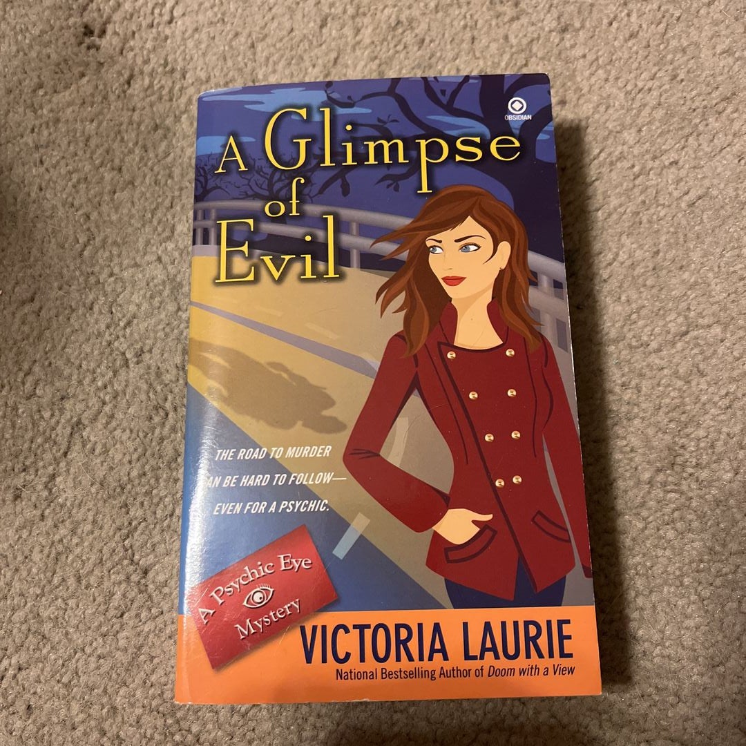 A Glimpse of Evil by Victoria Laurie, Paperback | Pangobooks