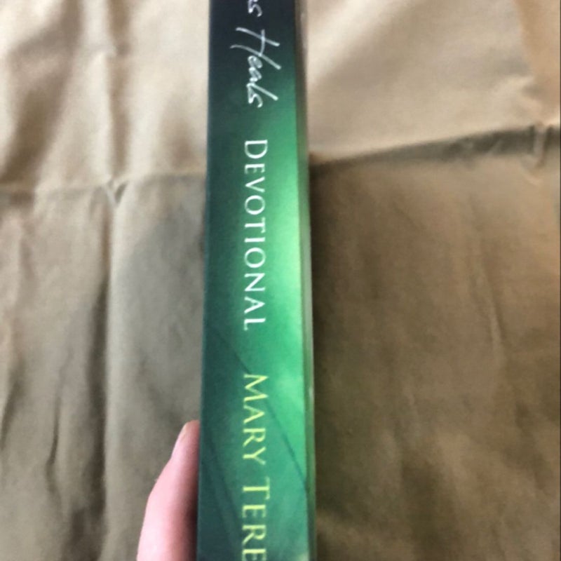 Jesus Heals by Mary Teresa Fulp, Paperback | Pangobooks