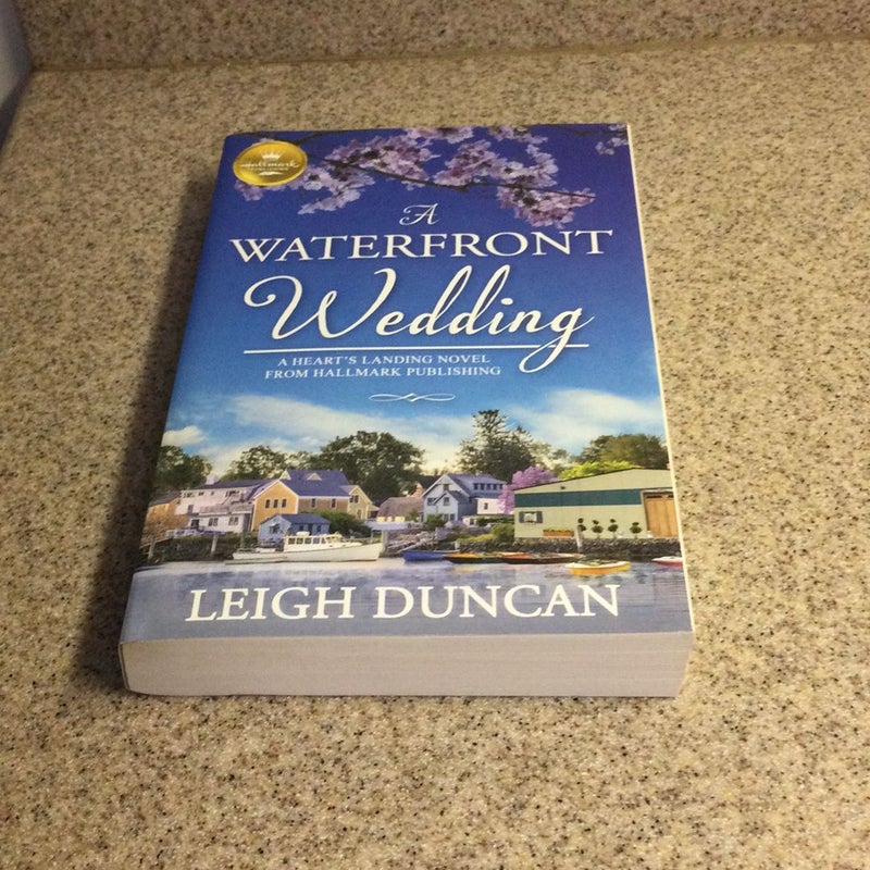 A Waterfront Wedding by Leigh Duncan, Paperback | Pangobooks
