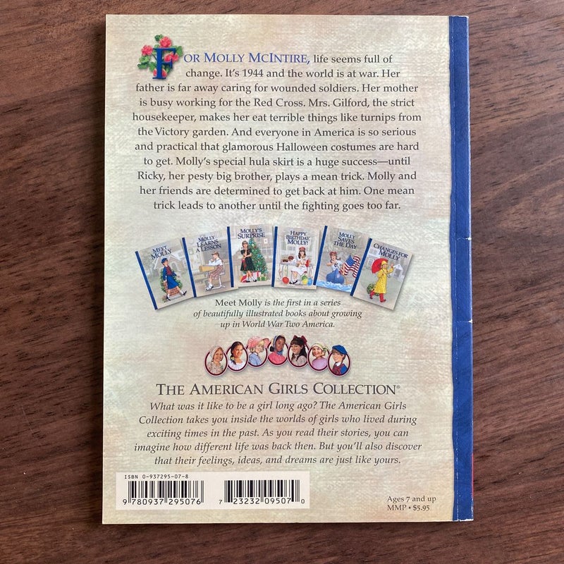 Meet Molly by Valerie Tripp, Paperback | Pangobooks