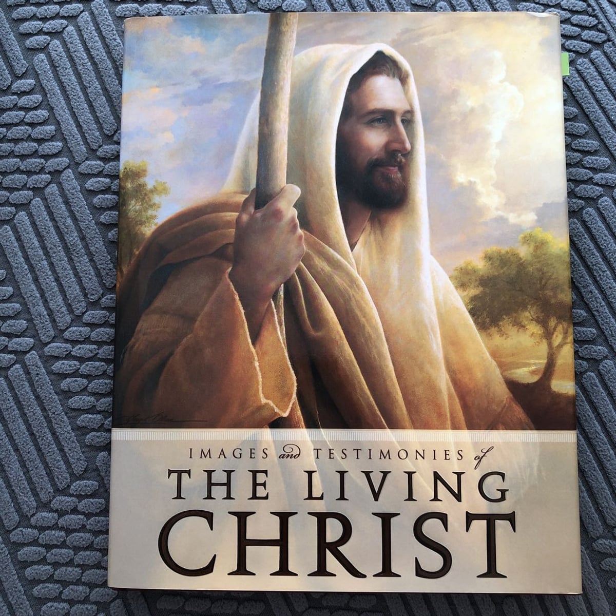 Images and Testimonies of the Living Christ by Covenant Communications ...