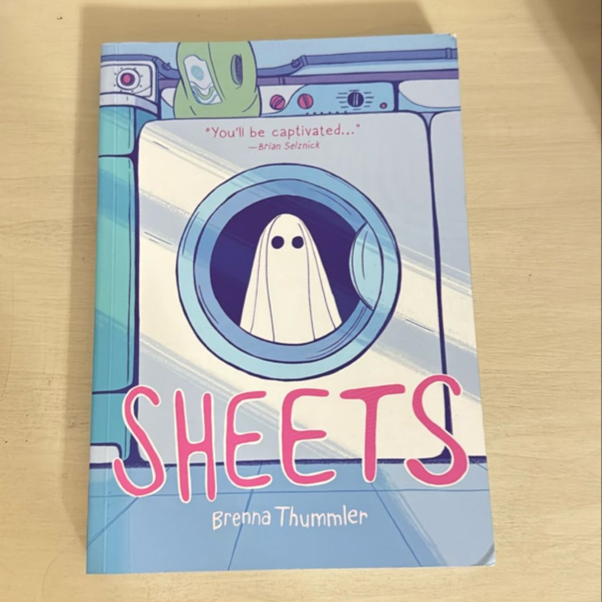 Sheets by Brenna Thummler, Paperback | Pangobooks