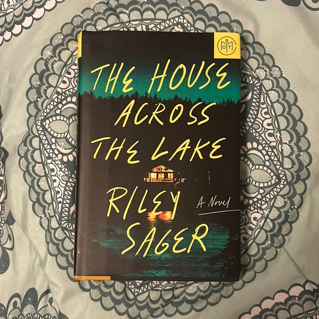 The House Across the Lake by Riley Sager, Hardcover | Pangobooks