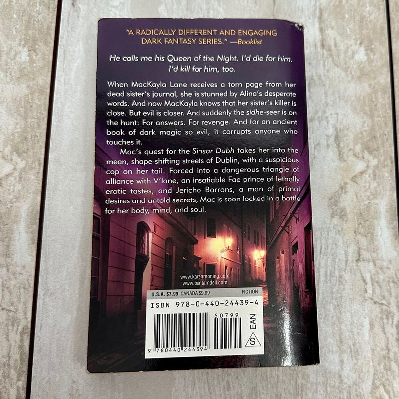 Faefever by Karen Marie Moning, Paperback | Pangobooks