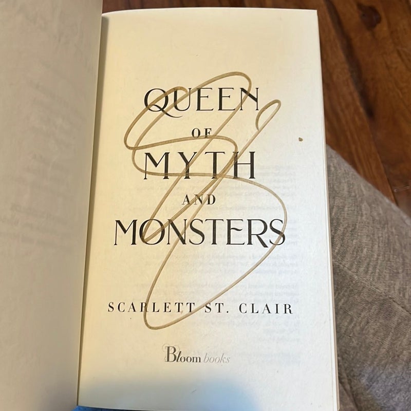 Queen of Myth and Monsters signed by Scarlett St. Clair, Paperback | Pangobooks